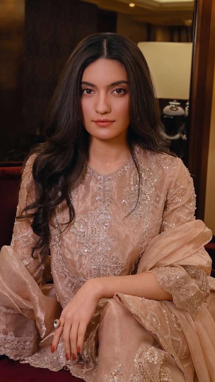 Pratibha Ranta Inspired Chic Outfits For Every Occasion