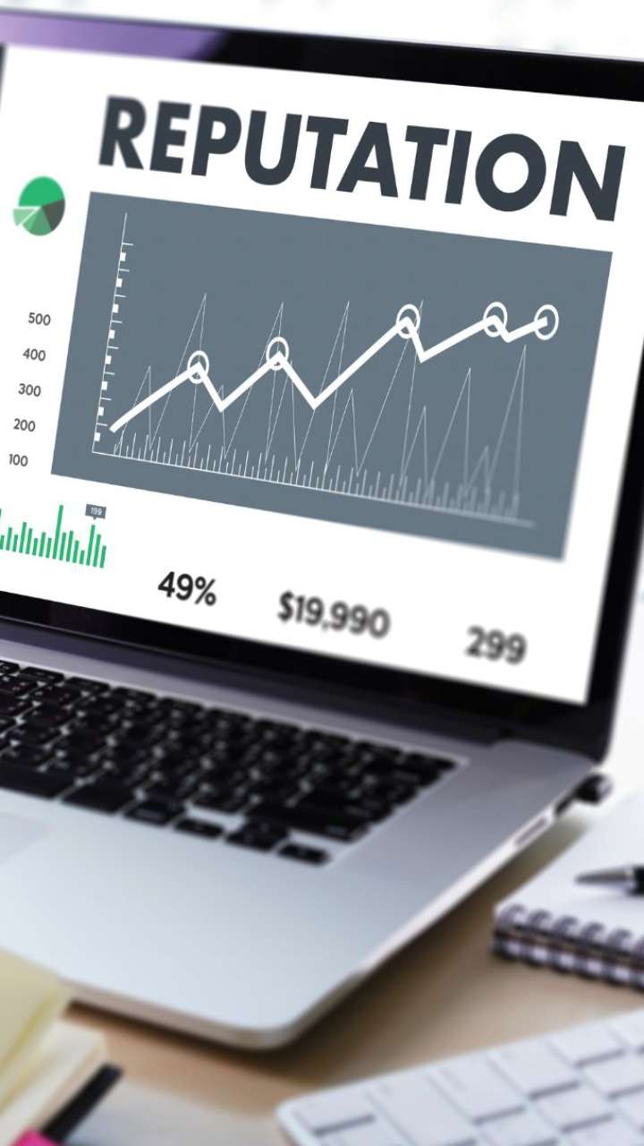 Respect At Risk: 7 Habits That Can Ruin Your Reputation At Workplace