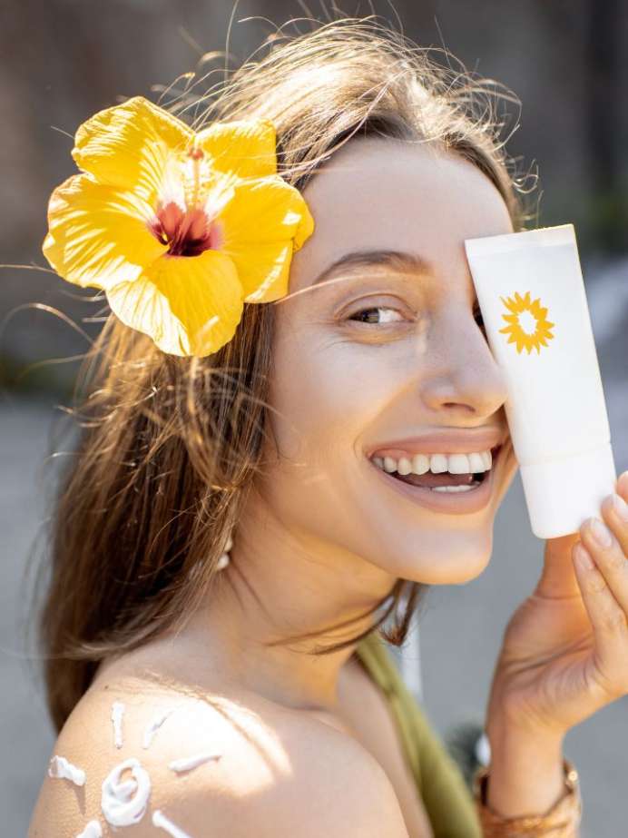 5 Natural Sunscreen Alternatives That Are A Must Try