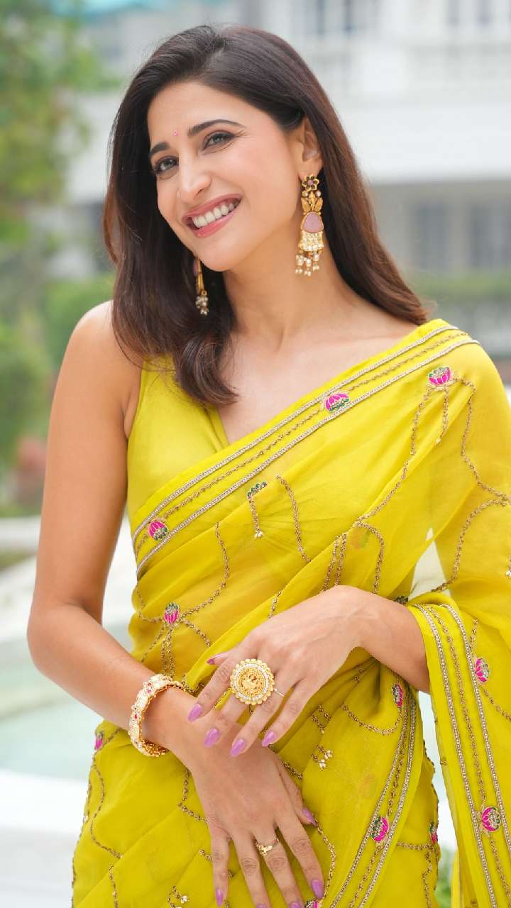 8 Vibrant Saree Looks For Roka Ceremony Ft. Aahana Kumra