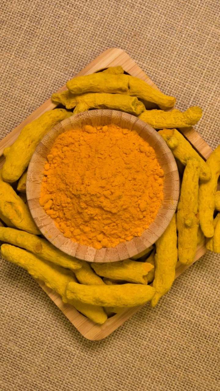 5 Reasons You Should Start Adding Turmeric To Your Bathing Water