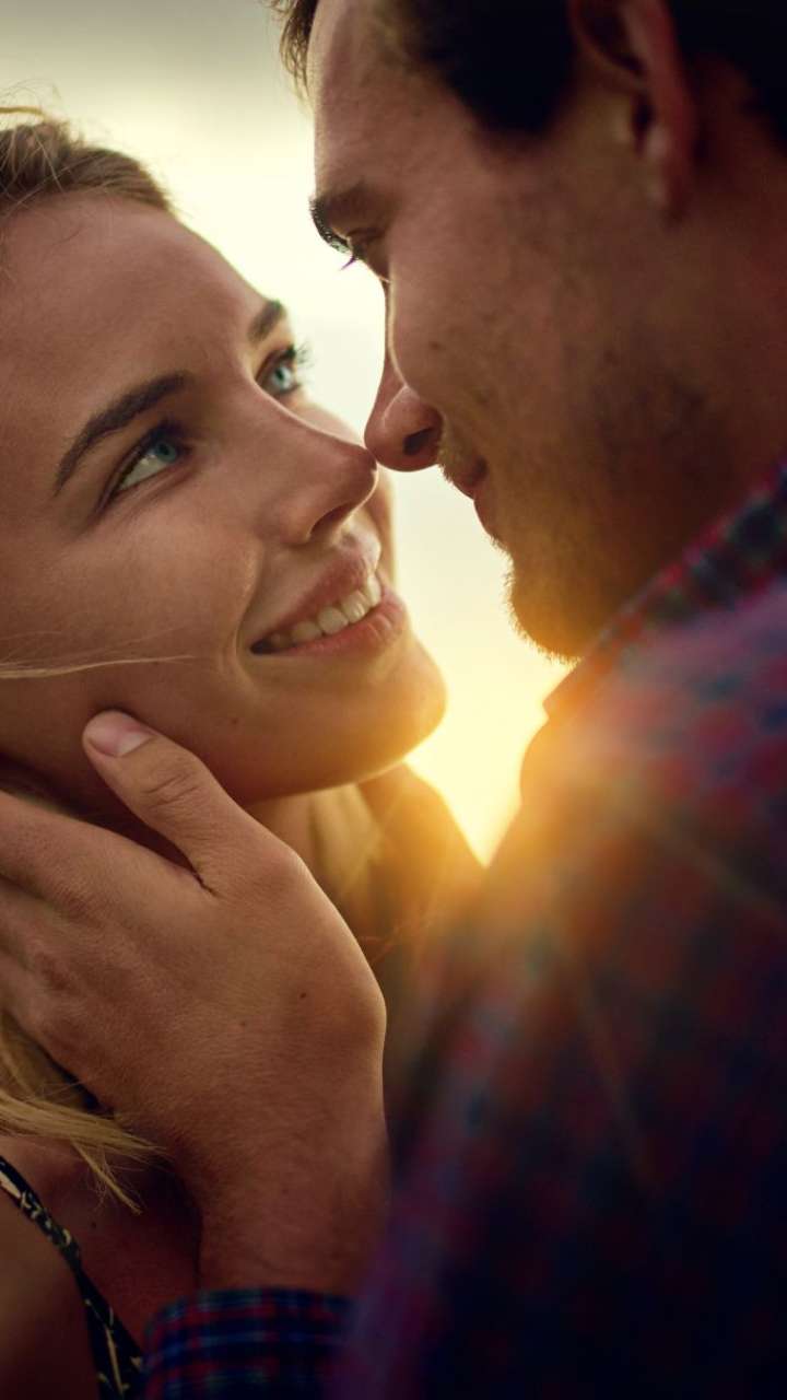 6 Types Of Eye Contacts To Impress Your Crush