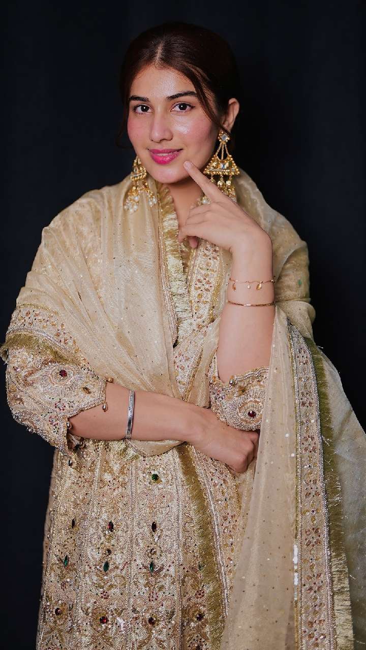 Pari Pandher's Beautiful Suit Sets For Housewarming Party