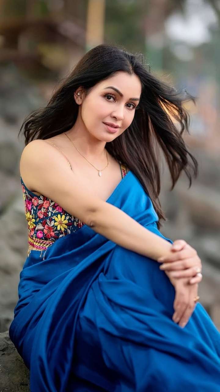 Shubhangi Atre's 9 Minimal Must-Have Sarees For Temple Visit!