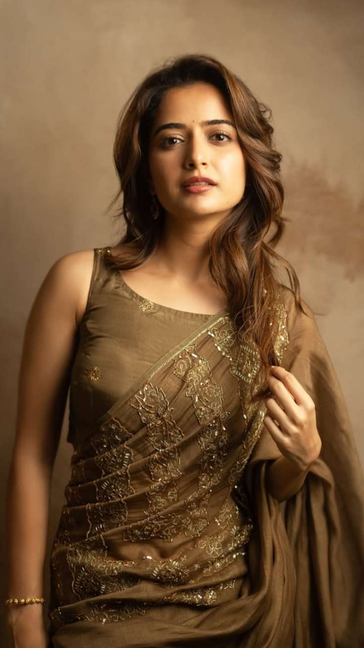 Ashika Ranganath's 9 Exquisite Saree Blouses For Summer Weddings!