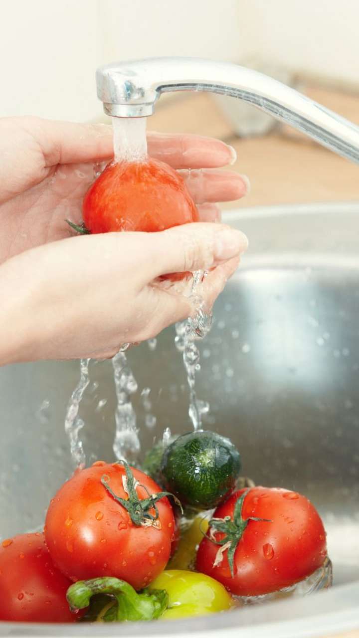 Effective Tips To Clean Vegetables In Monsoon To Keep Tapeworms At Bay!