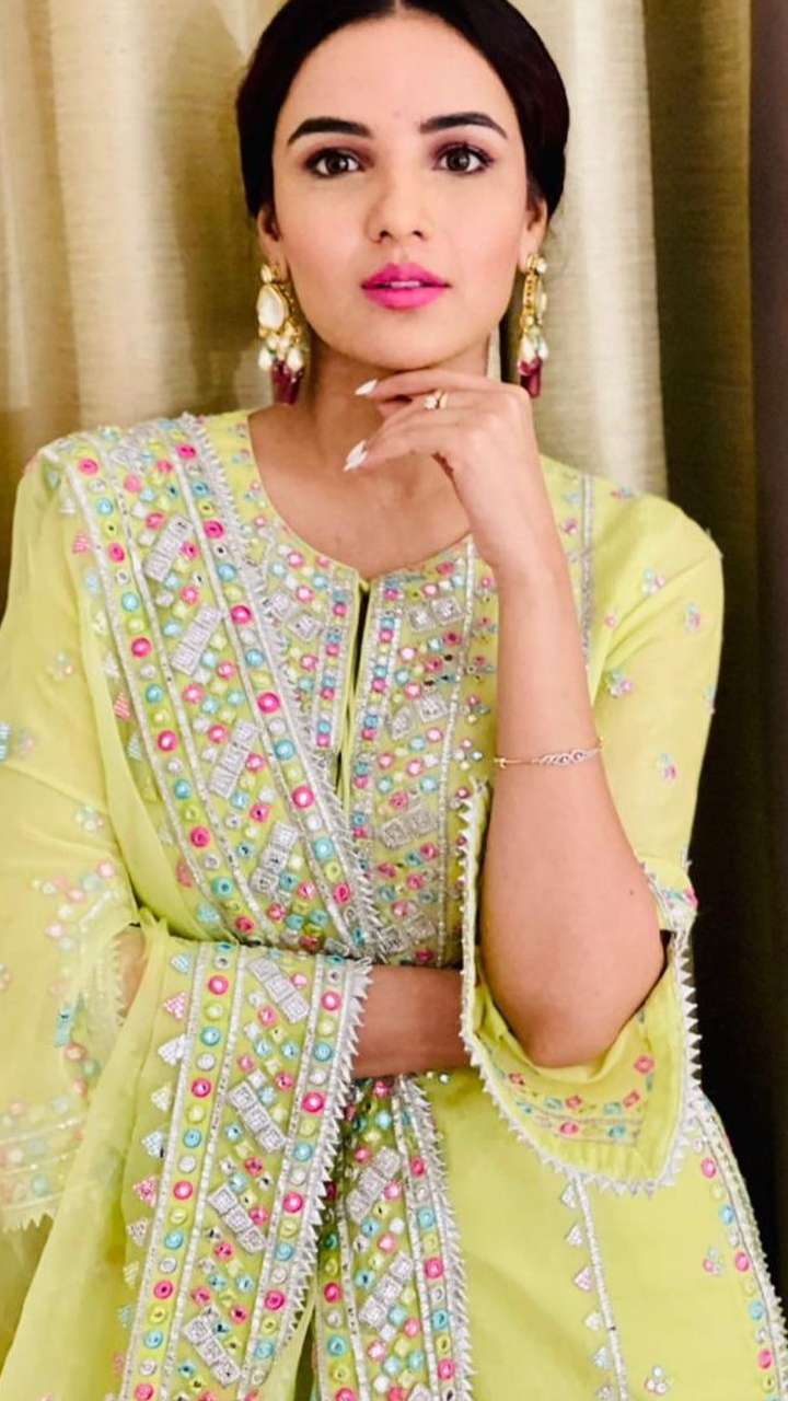 Jasmin Bhasin Gives Major Ethnic Fashion Goals