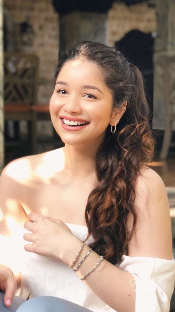 Sara Tendulkar Skincare Routine | Glowing Skin Tips