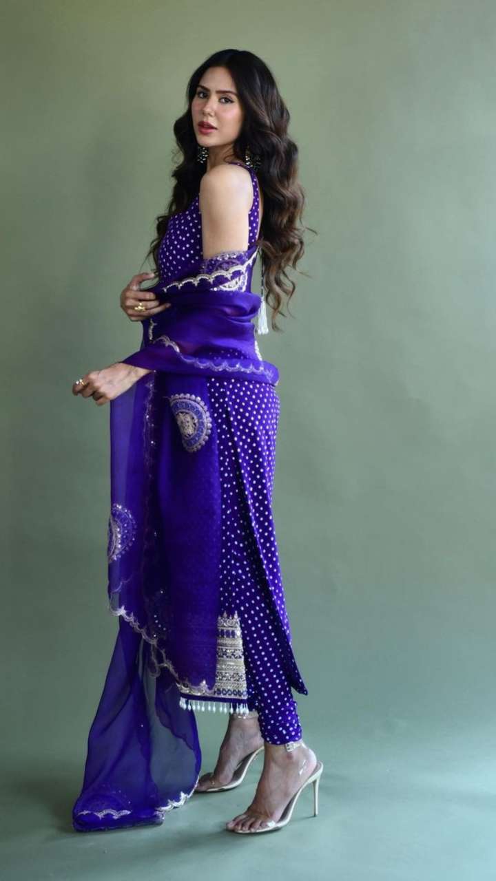 Sonam Bajwa Suit Look Suit Design Outfits For Newly Weds