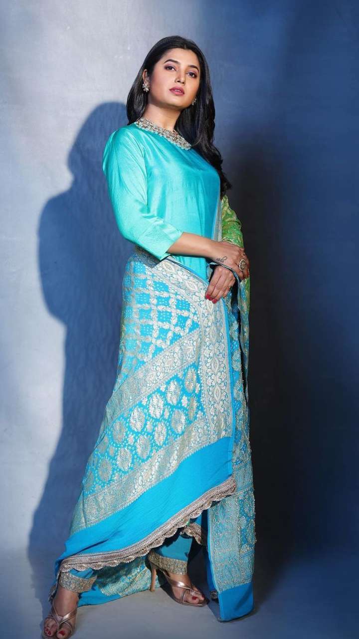 Marathi Actress Prajaktta Mali's Stunning Suit Designs | hottest suit ...