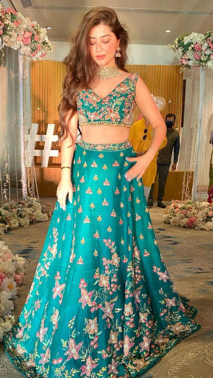 Aditi Bhatia's Stunning Ethnic Wear To Stand Out! | Lehenga Blouse ...