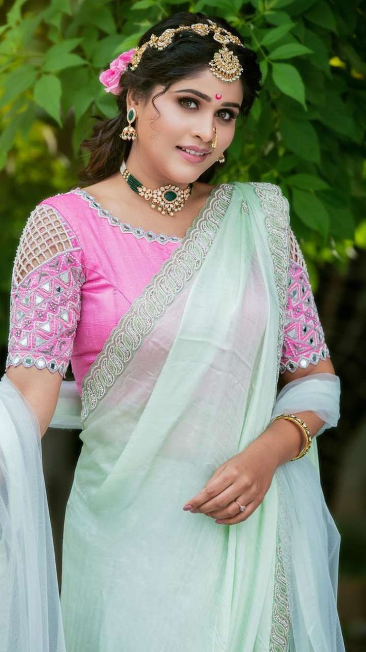 Akshaya Deodhar Akshaya Deodhar : अक्षया