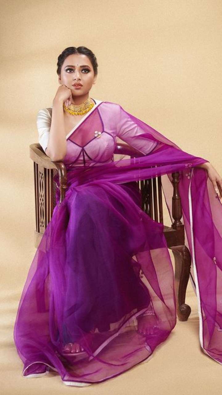 Tejasswi Prakash Saree To Attend A Bong Wedding