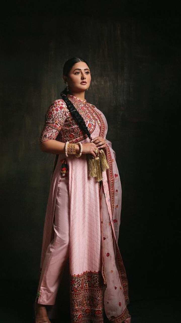 Rashami Desai Subtle Suit Looks For Roka Ceremony | Trendy suit looks