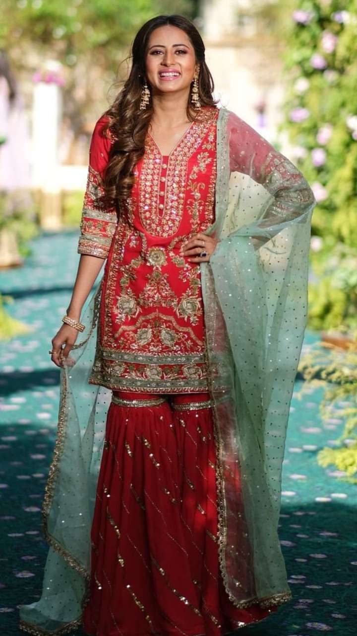 Punjabi Wedding Outfits Ft. Soni Kudi Sargun Mehta