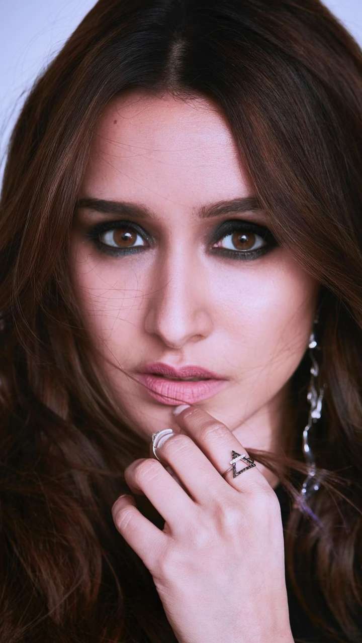 Shraddha Kapoor Easy And Glam Eye Makeup Look 2212
