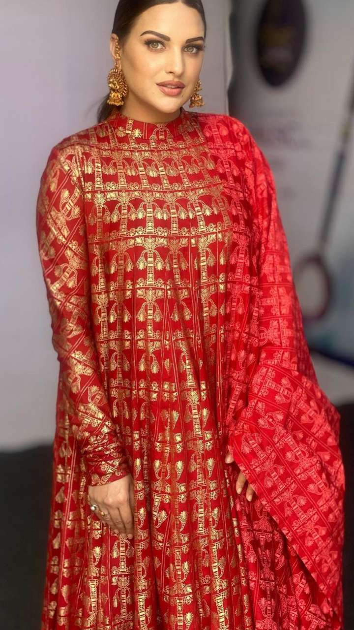 5 Trendsetting Anarkali Kurta Sets For Durga Puja Inspired By Himanshi ...