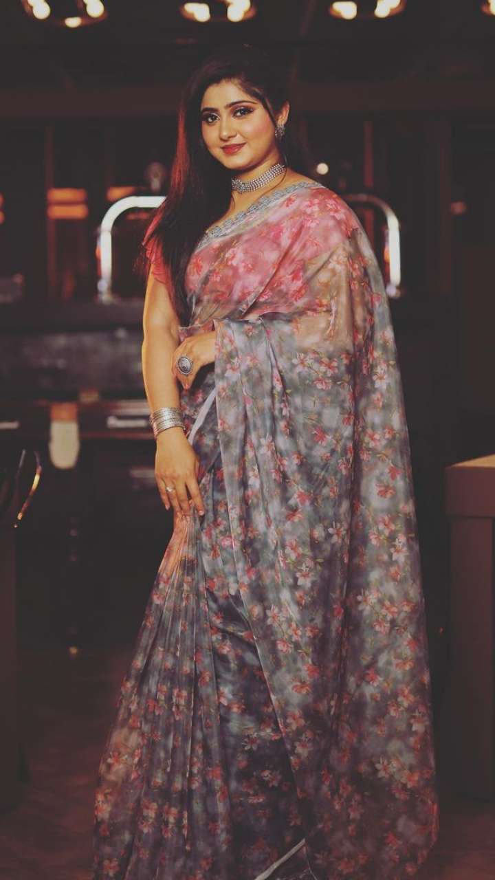 5 Saree Inspiration From South Actress Radhika Rao For Perfect Durga ...