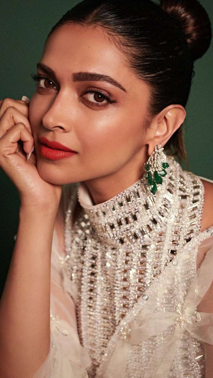 Try Deepika Padukone's Favourite DIY Face Mask For Festive Glow