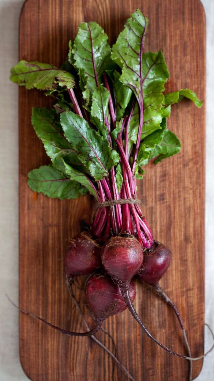 DIY Beetroot Lip Balm Recipe For Winters