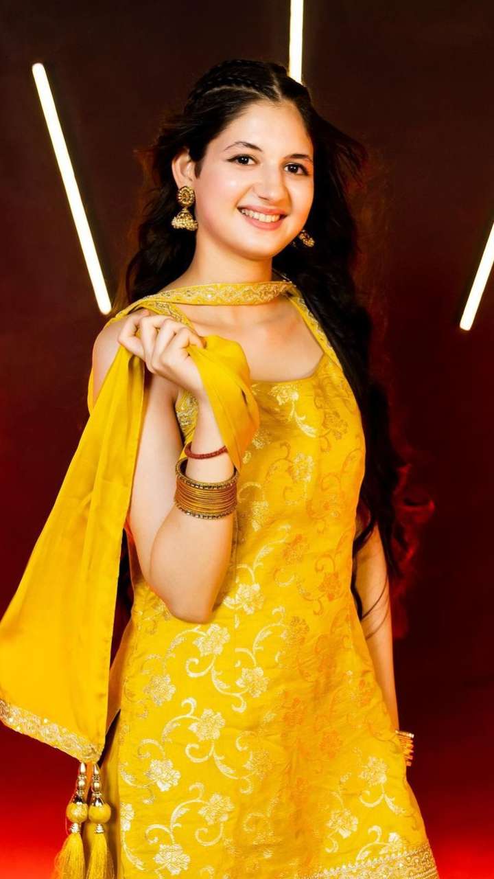 Harshali Malhotra Inspired 5 Ethnic Wear For Festive Season
