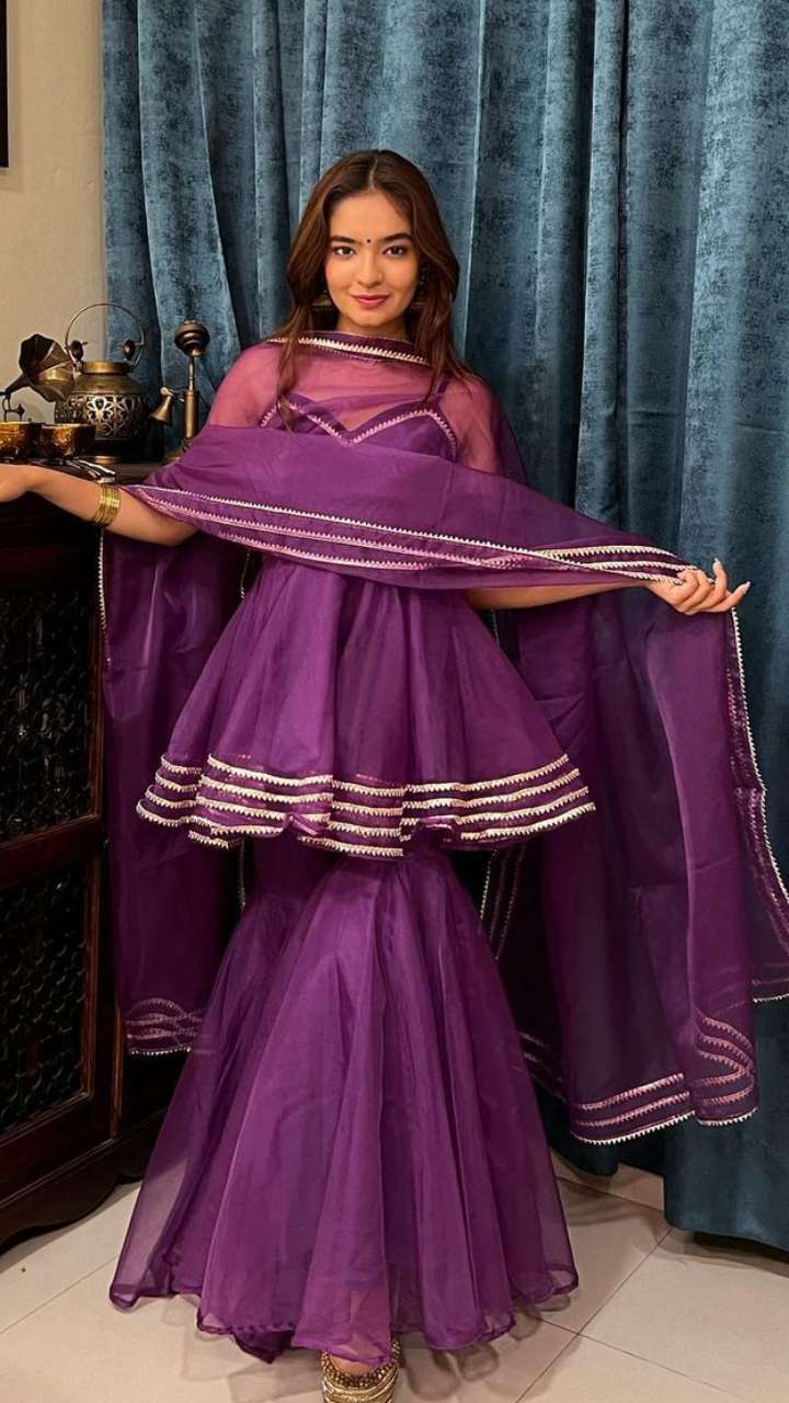 6 Trendy Suit Sets By Anushka Sen For Teenage Girls