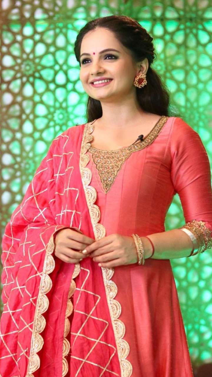 Top 5 Ethnic Look By Giaa Manek To Slay At A Wedding