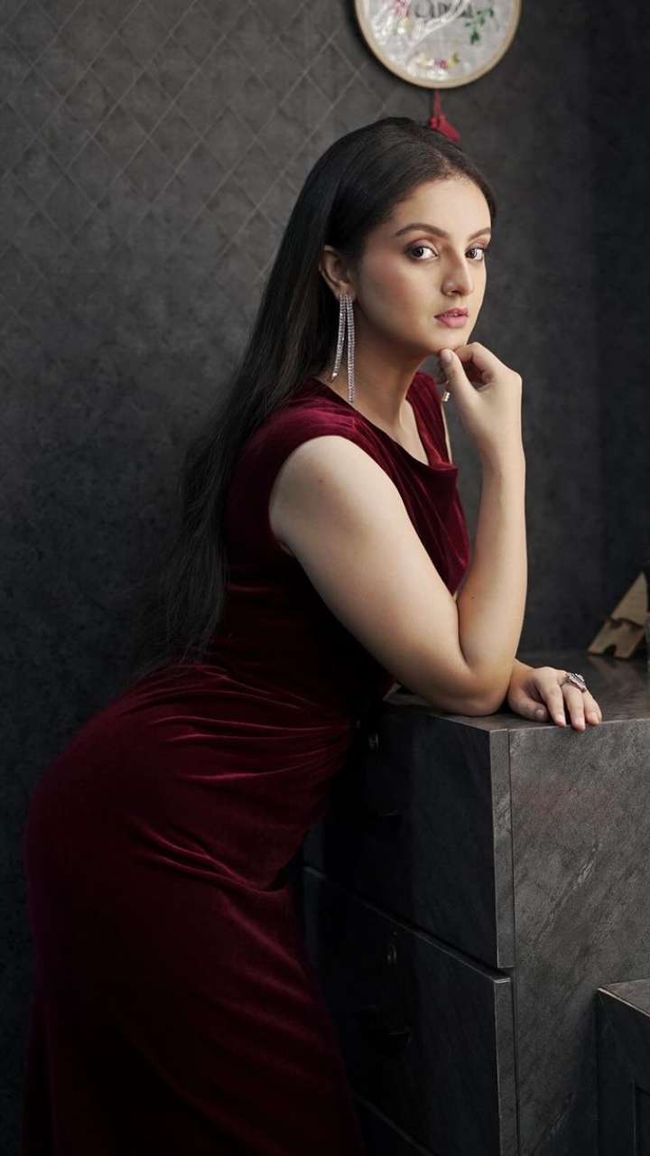 Kundali Bhagya Fame Mrinal Navel Inspired Fitness And Diet For Weight Loss