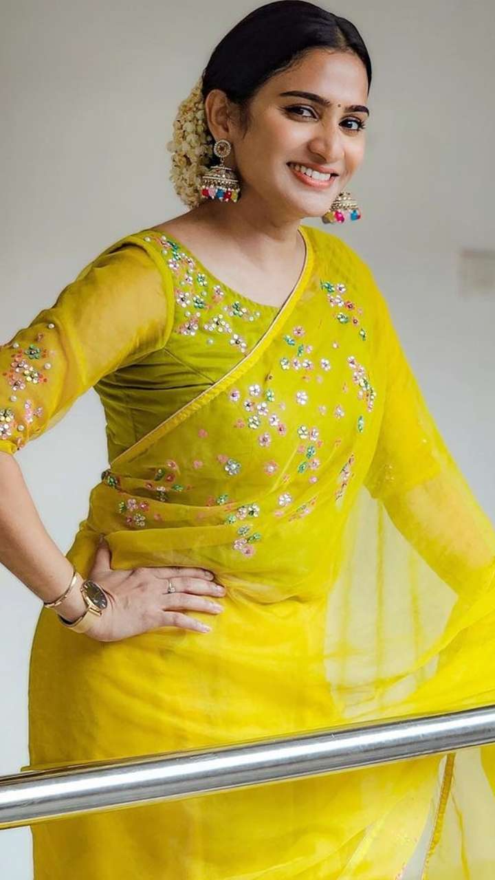 5 Beautiful Hairstyles By Aditi Ravi For Sarees