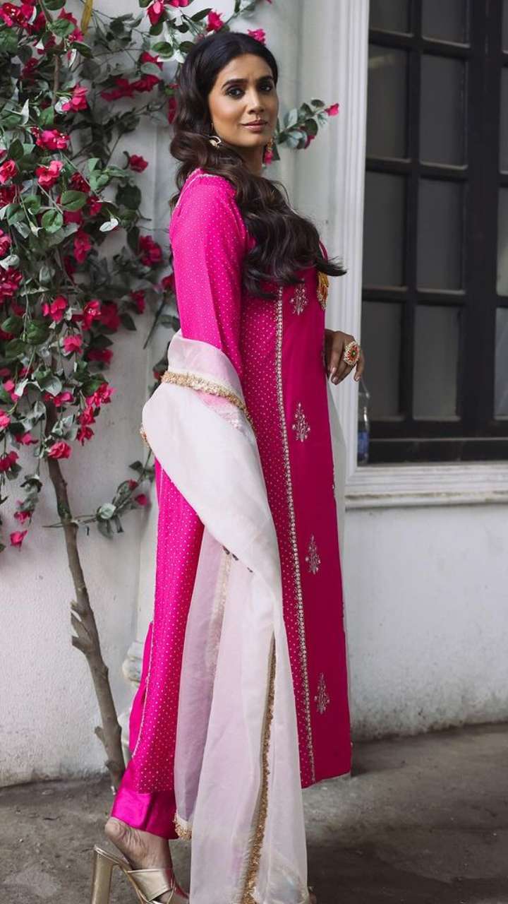 5 Stunning Suits By Sonali Kulkarni For Every Ocassion