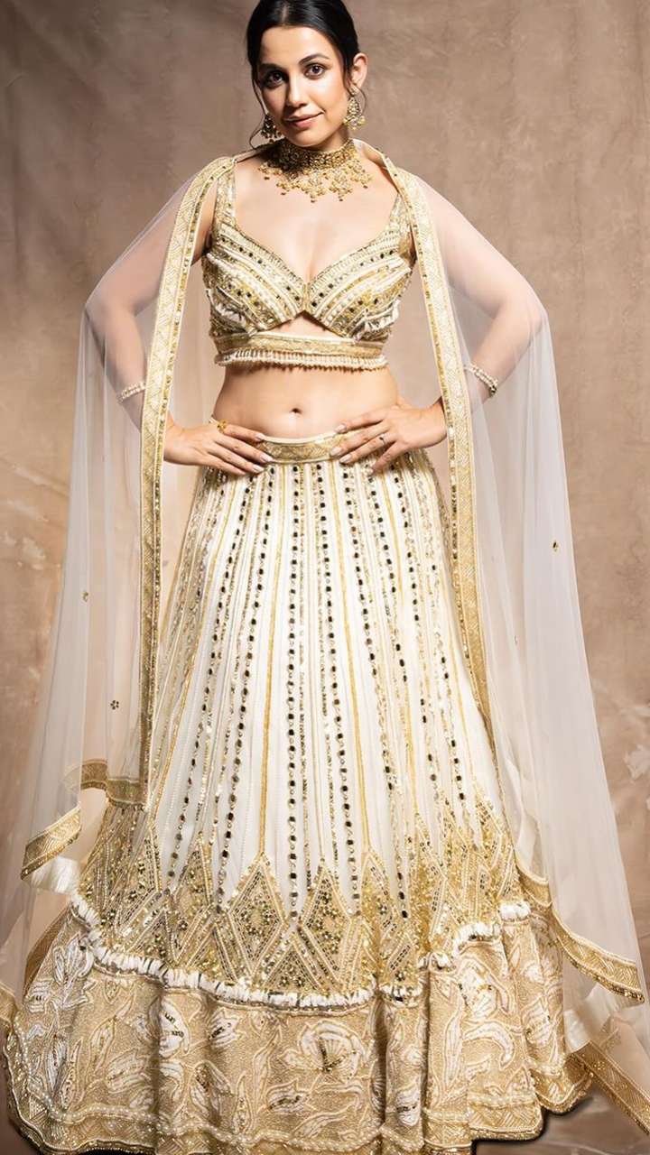 6 Stunning Wedding Season Lehengas By Esha Kansara To Shine