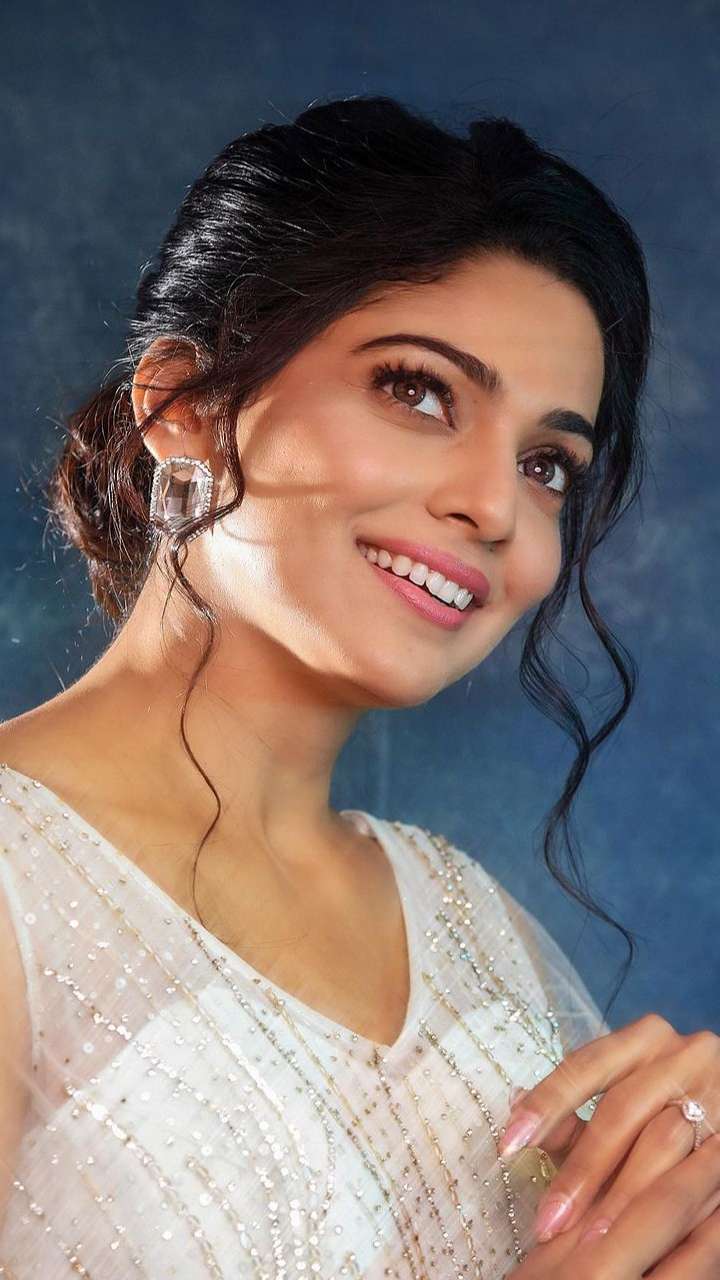 5 Easy Hairstyles Inspired By Pooja Sawant For Ethnic Look