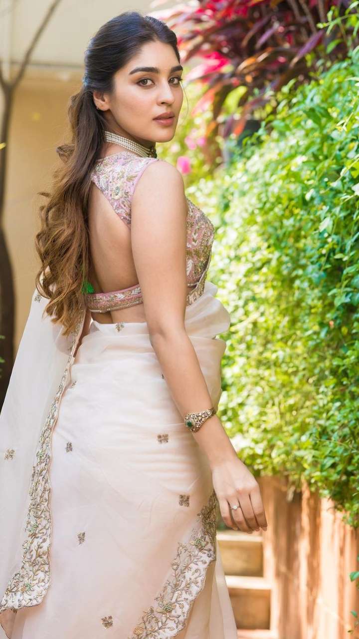 5 Pretty And Easy Hairstyles By Yukti Thareja