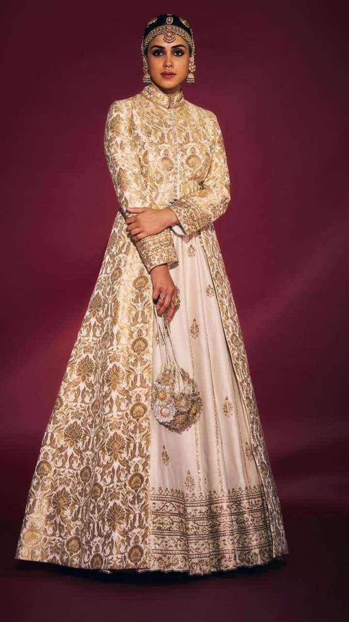 5 Ethereal Outfits Ft. Genelia Deshmukh For Weddings