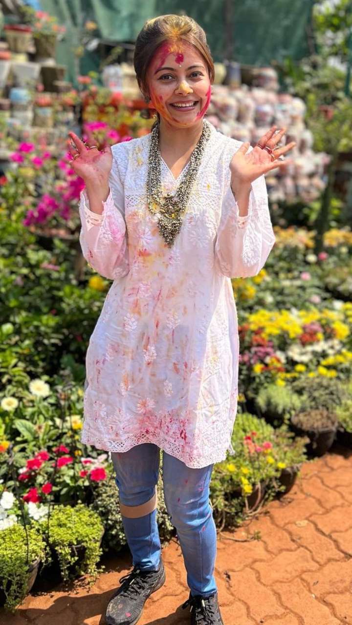 6 Simple Kurta Sets By Devoleena Bhattacharjee For Holi Celebration