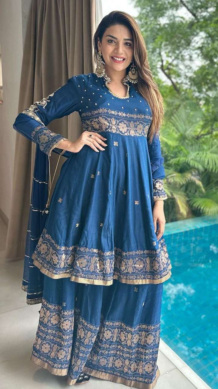 5 Elegant Suits From Anjum Fakih's Closet For Eid Looks