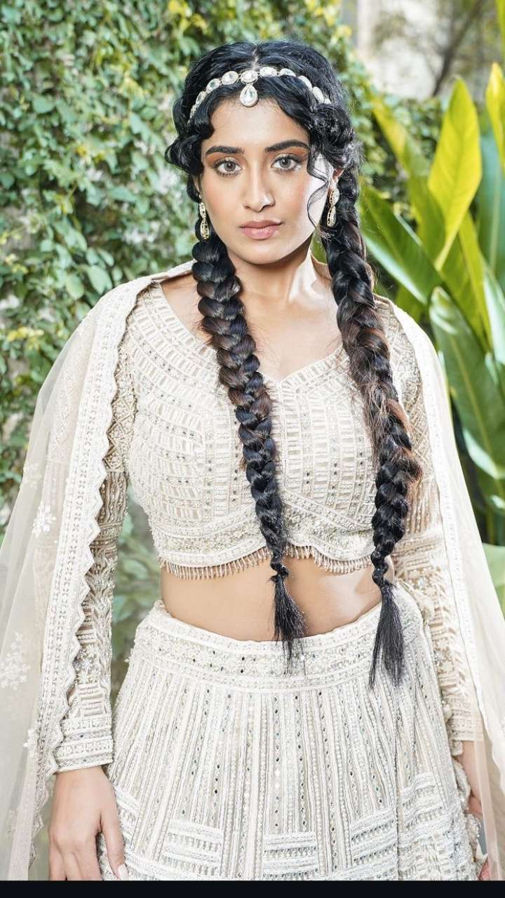 5 Unique & Beautiful Hairstyles By Rashi Singh For Lehenga Looks