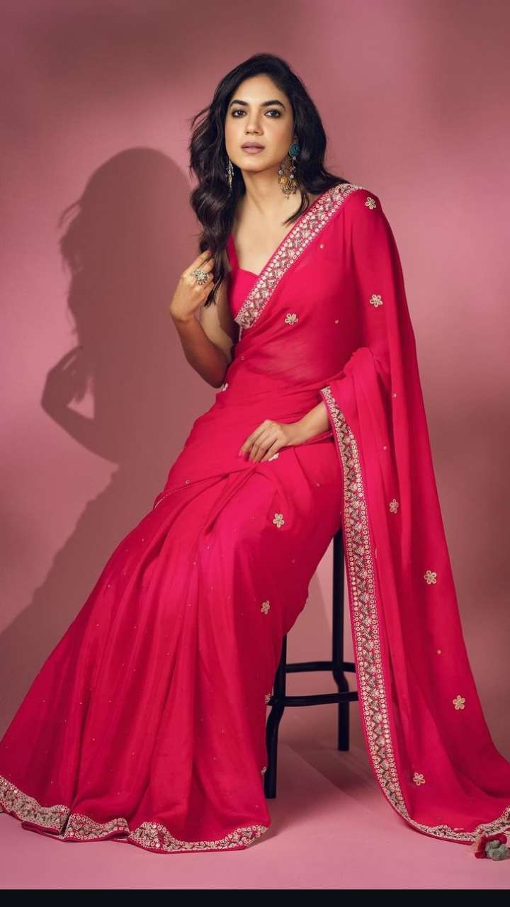 5 Stunning Sarees By Ritu Varma For Spring Wedding Look
