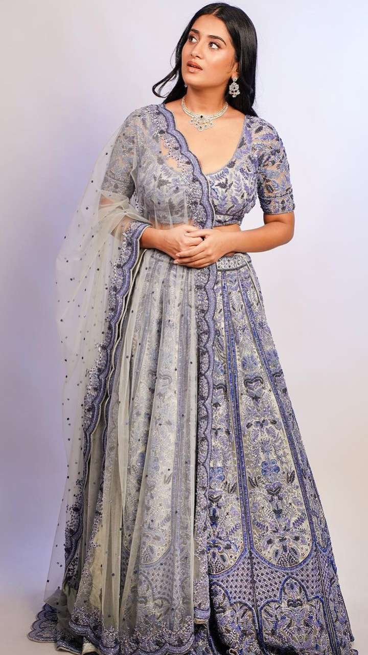 5 Beautiful Lehenga Design By Rashi Singh For Wedding Season