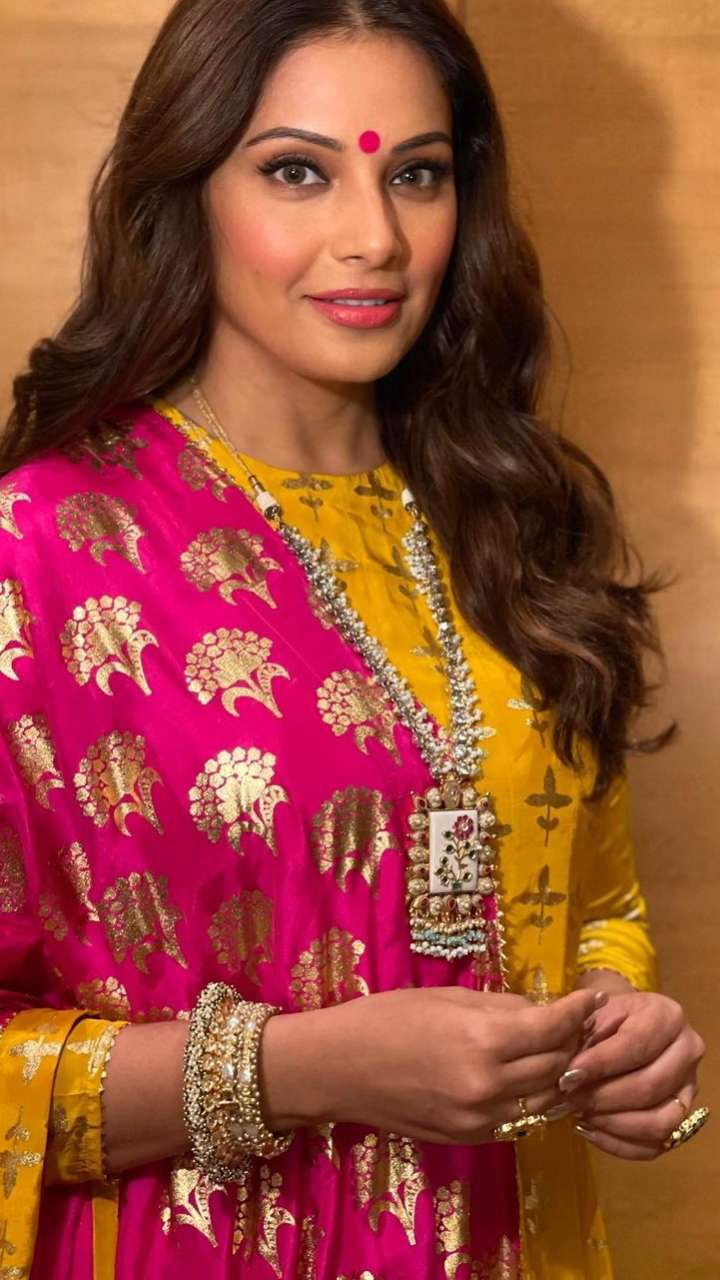 Bipasha Basu Looks Etheral In This Ethnic Attire