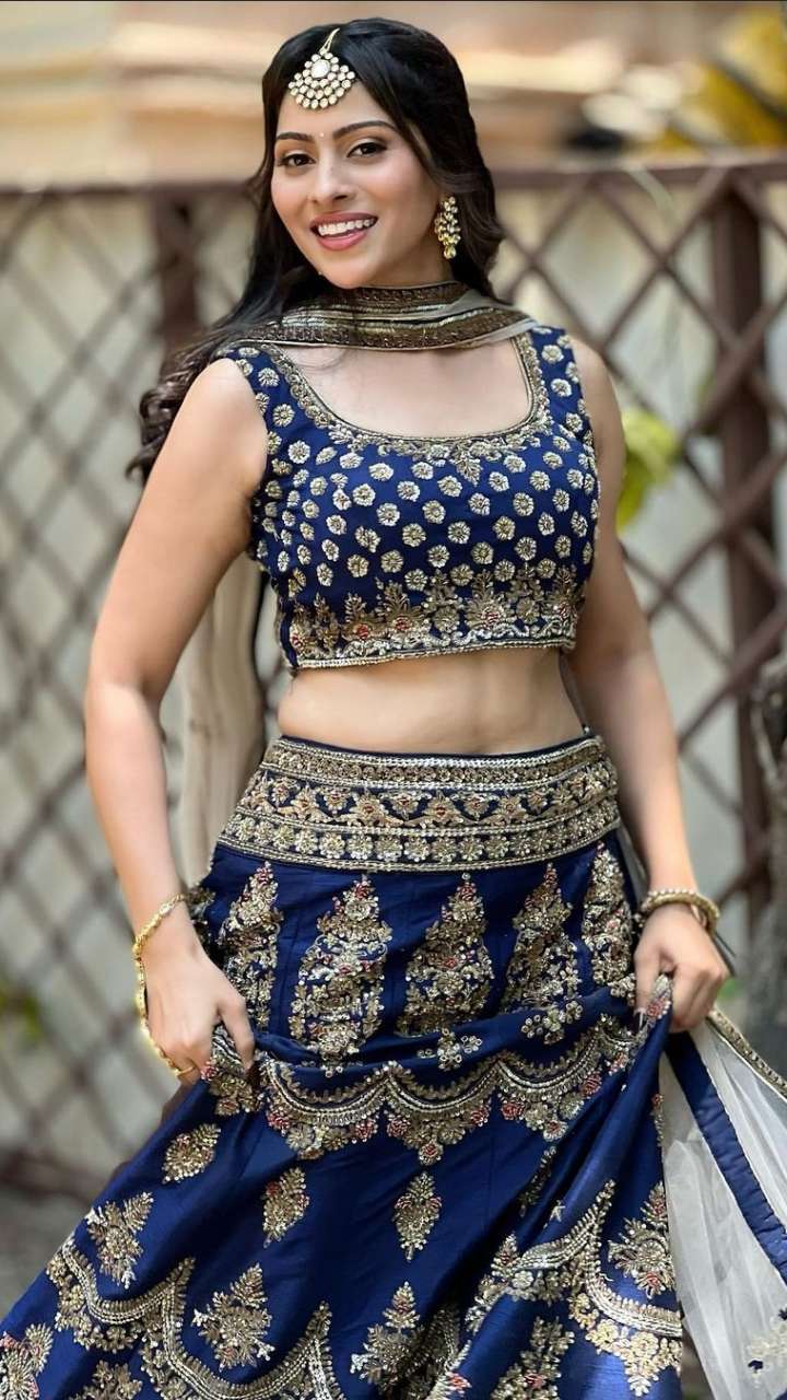 6 Gorgeous Lehenga Blouses By Aparna Dixit To Slay