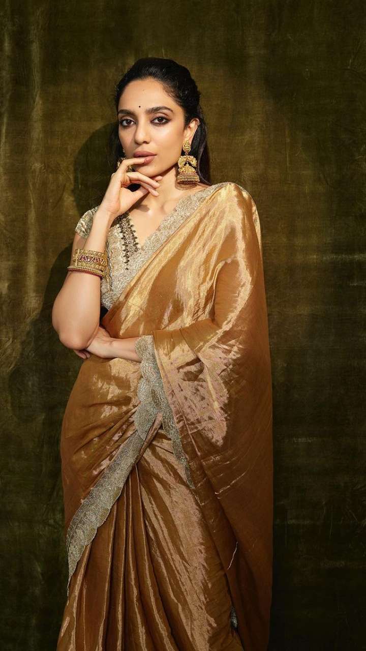 Perfect Engagement Look Ft. Shobhita Dhulipala Regal Sarees