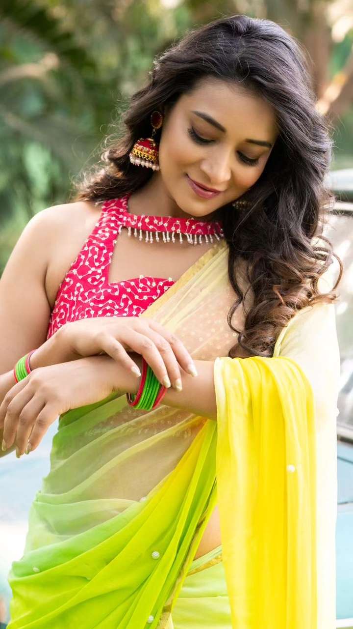 Bhanu Sri Inspired Sassy Saree Blouse Designs