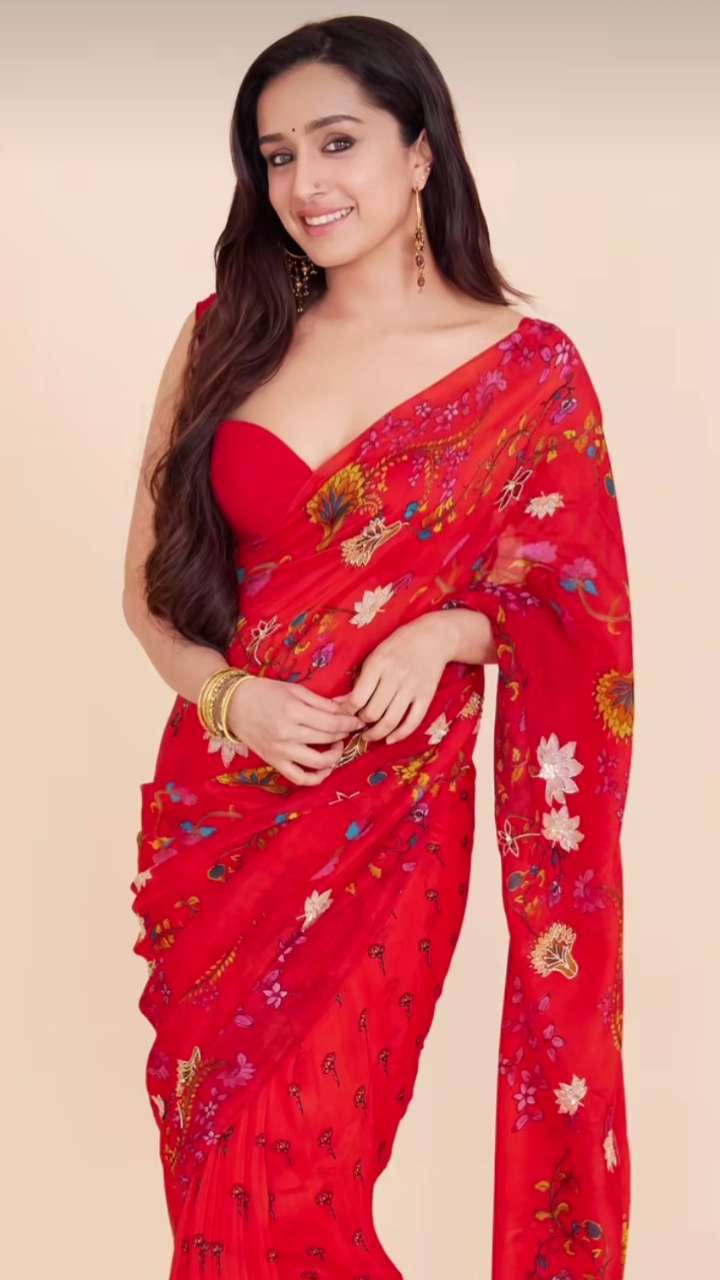 5 Gorgeous Saree Blouse Designs By Shraddha Kapoor To Slay 6999