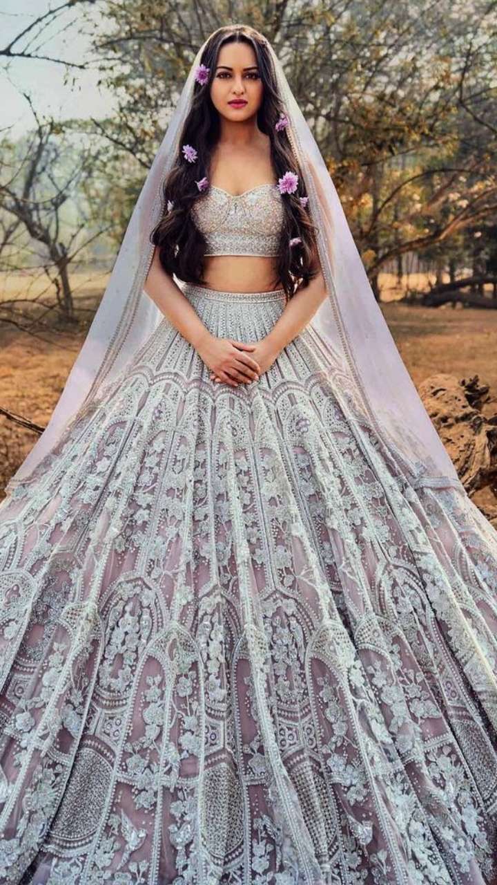 6 Royal Lehengas By Sonakshi Sinha For Your Reception Look