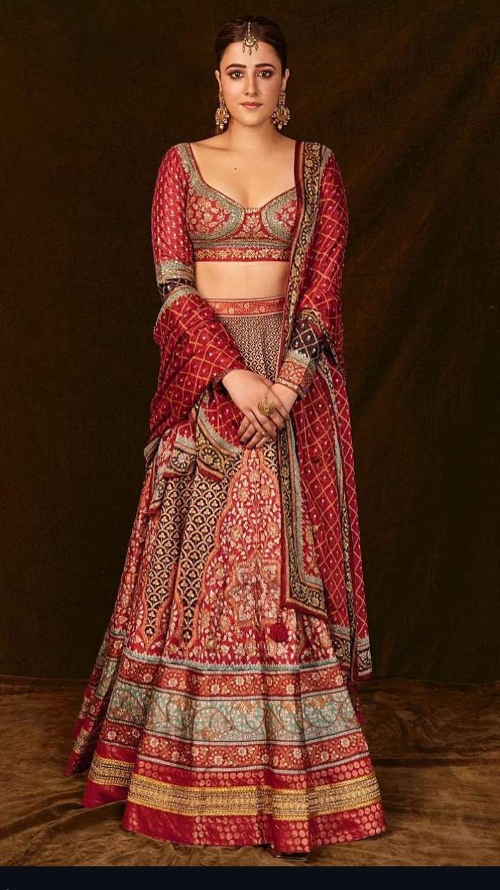 6 Stunning Lehenga6 Stunning Lehengas By Nupur Sanon For Sangeet Night Look 6 Stunning Lehengas ...