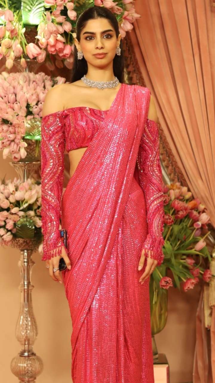 5 Sassy Saree Blouse Designs By Khushi Kapoor To Slay